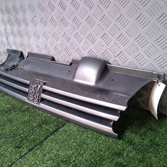 CALANDRE : 0000780499 | PEUGEOT 405 Phase 2 (de Jui-1992 à Jui-1996)