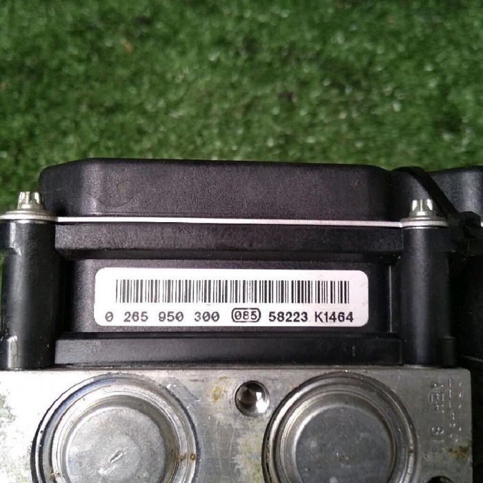 BLOC ABS : 7701062137 | RENAULT SCENIC II PHASE 1 (DE JUI-2003 À SEP-2006)